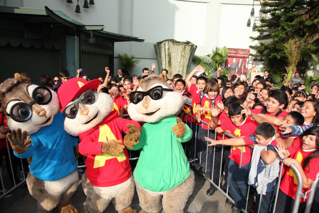 ALVIN AND THE CHIPMUNKS: CHIPWRECKE D - Stunned Crowd At Hollywood’s ...
